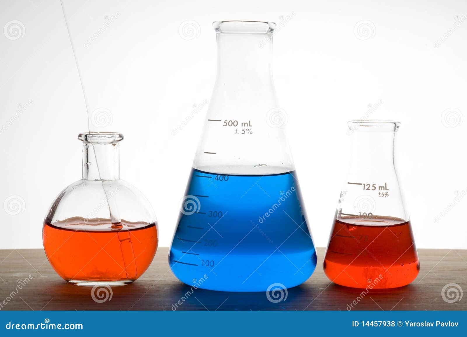 Flacon de laboratoire photo stock. Image du science, becher - 14457938