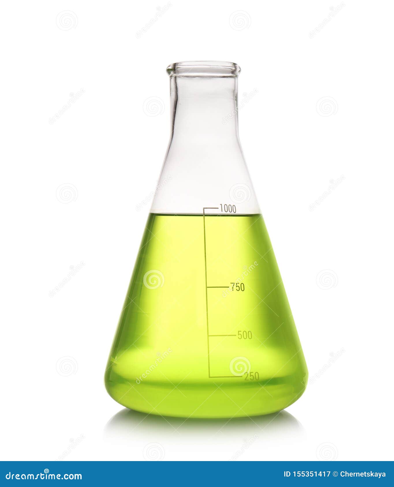 Flacon Erlenmeyer Avec Le Liquide De Couleur D'isolement Sur Le Blanc ...