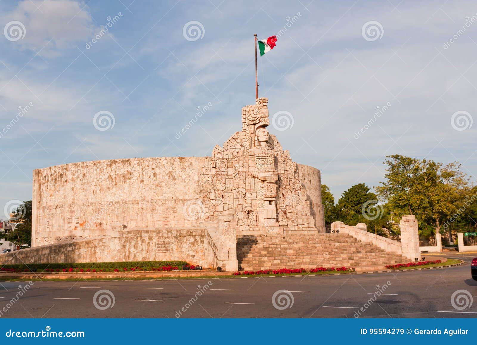 Flag Monument in Merida Sunset Stock Image - Image of yucatan, light ...