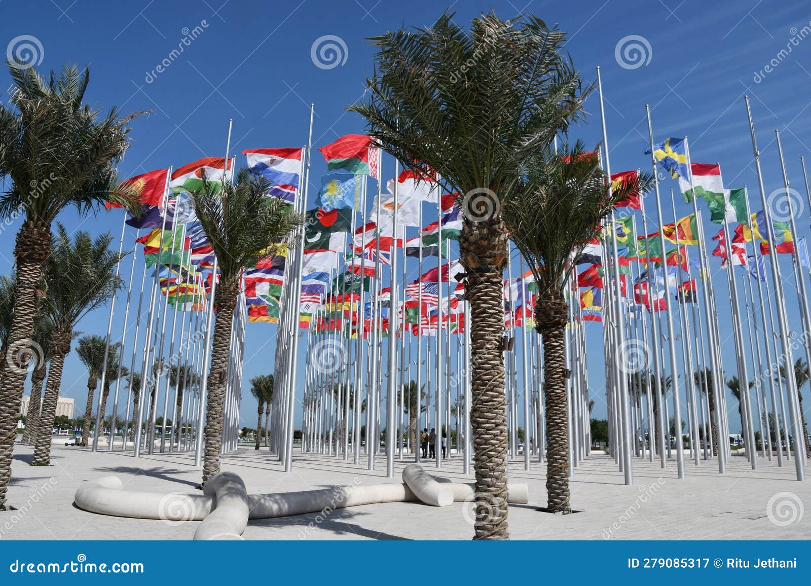 Flag Plaza in Doha, Qatar editorial photography. Image of gulf - 279085317