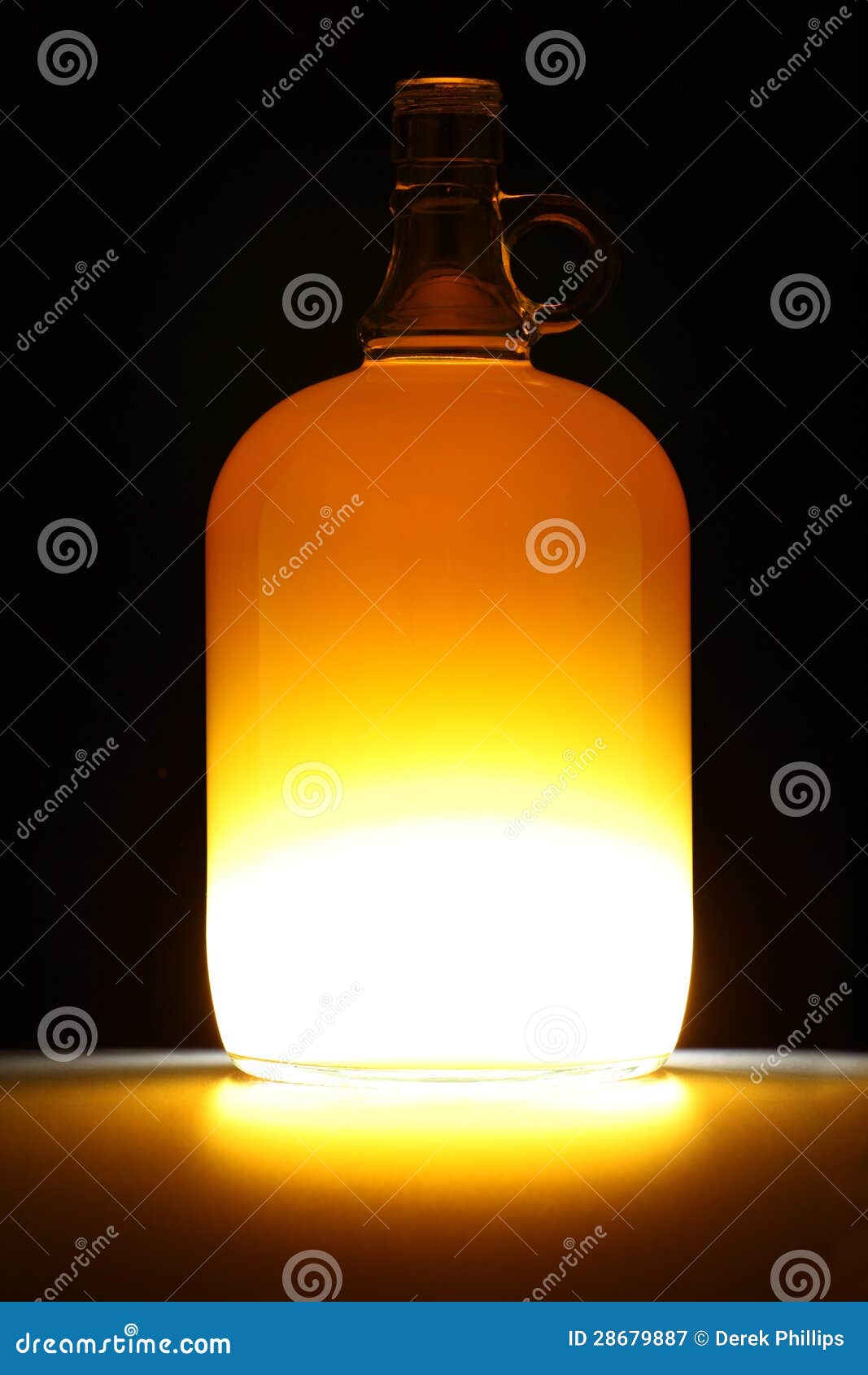 Flagon of Olde English Cider Stock Image - Image of beverage, warm ...