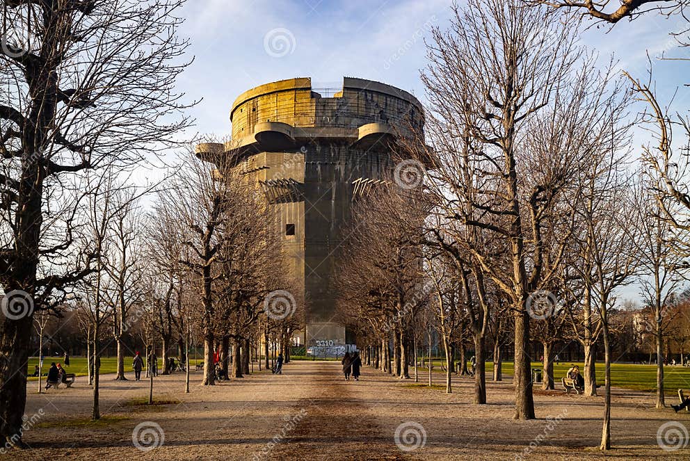 Flakbunker Dans Le Parc Augarten Photo stock éditorial - Image du ...
