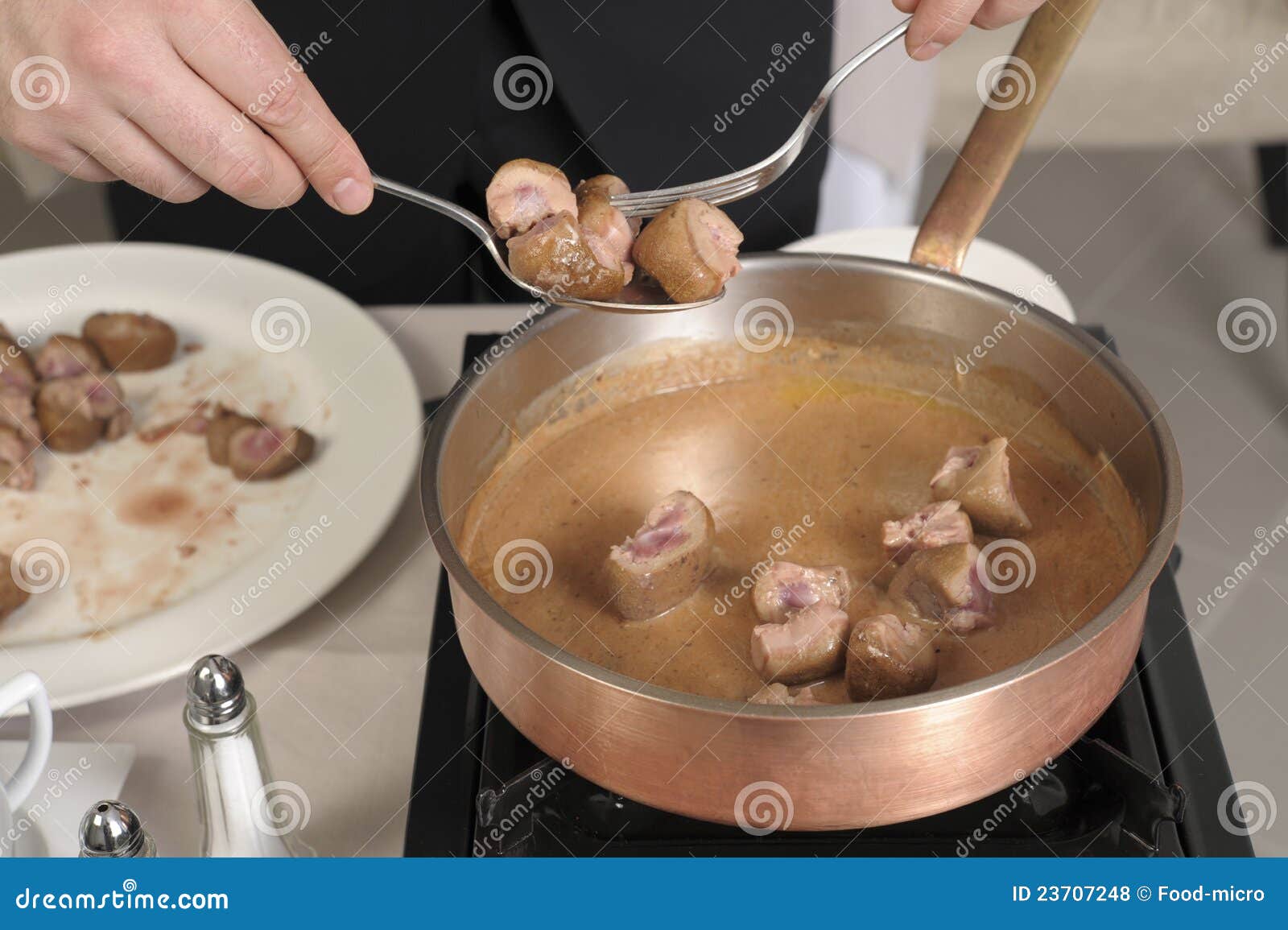 Flamb dos rins foto de stock. Imagem de ingrediente, gesto - 23707248