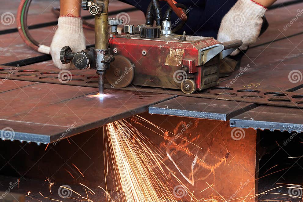 Flame Cutting Process by Oxygen and Acetylene Cutting Machine Stock ...