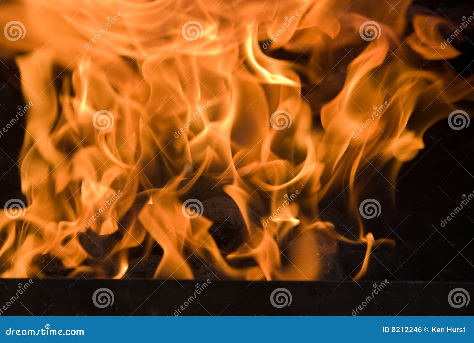 Flamm varmt arkivfoto. Bild av förbränning, färgrikt, brännhett - 8212246