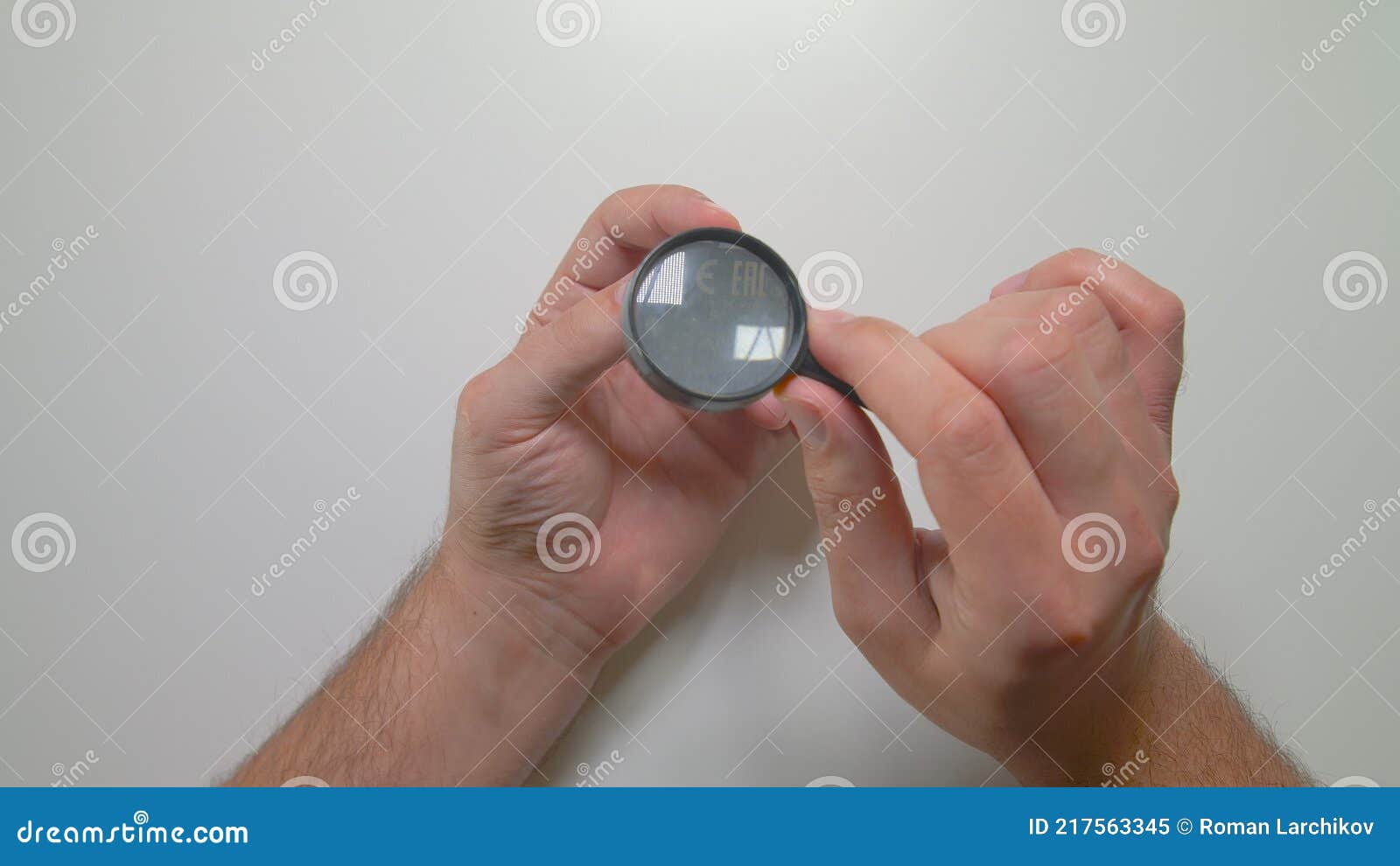 Flash Card Diagnostics. Using a Magnifying Glass To Detect Defects ...