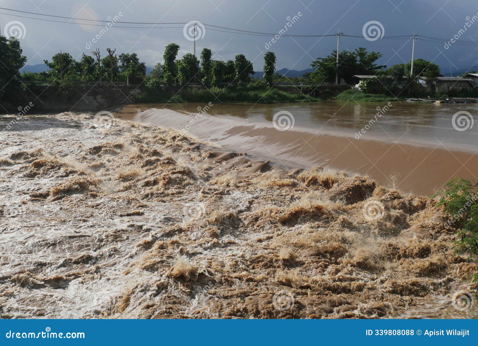 Flash Floods Flow into the Ping River Stock Photo - Image of people ...