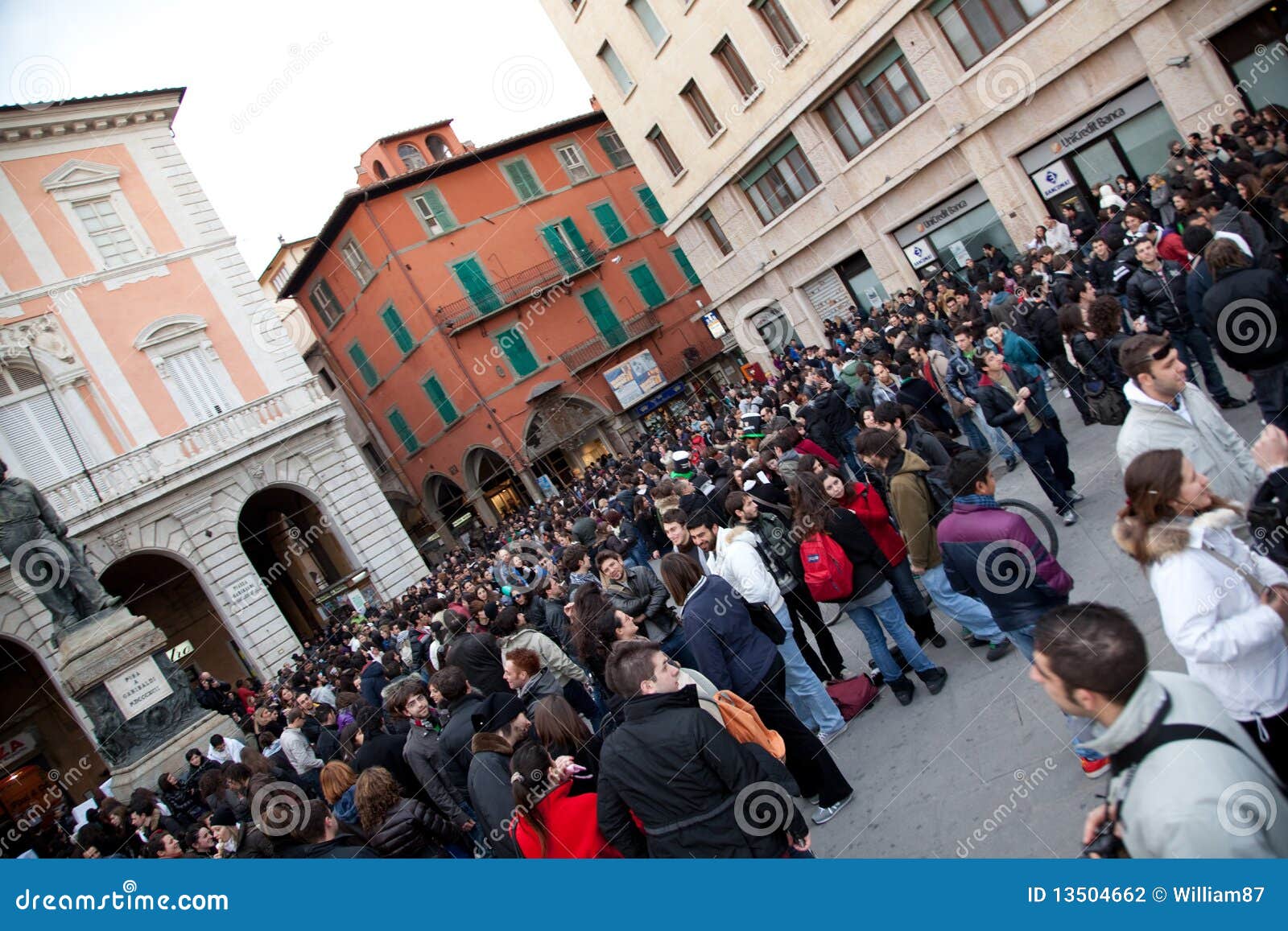 Flash Mob editorial photography. Image of stay, woman - 13504662