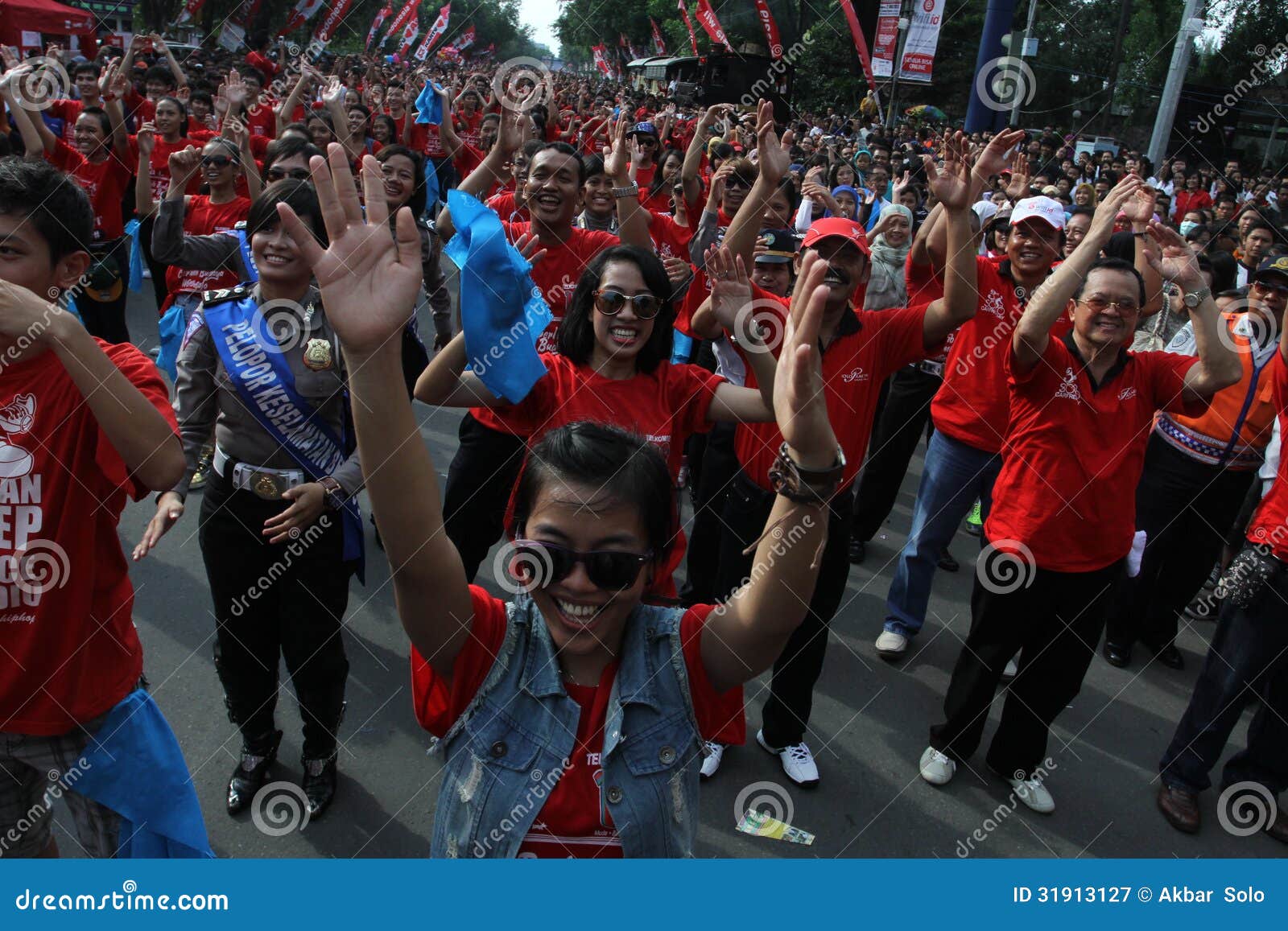 Flash mob editorial photography. Image of shooting, asia - 31913127