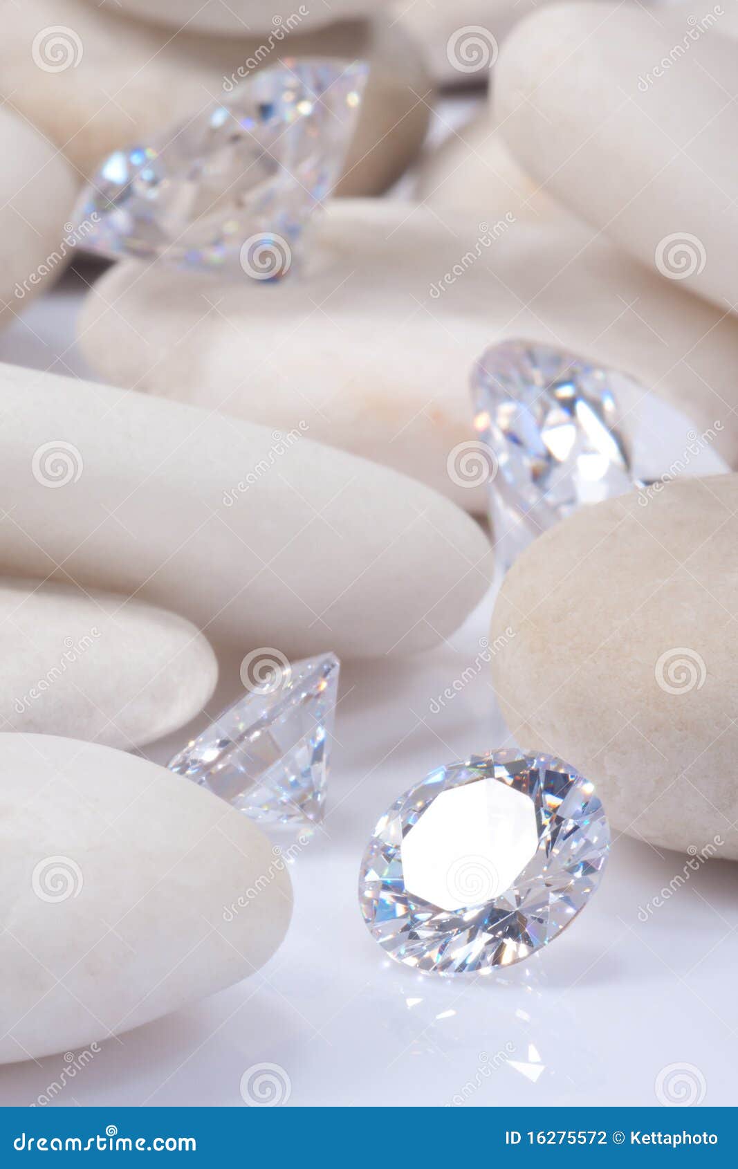 Flashing diamond stock photo. Image of gift, gemstone - 16275572