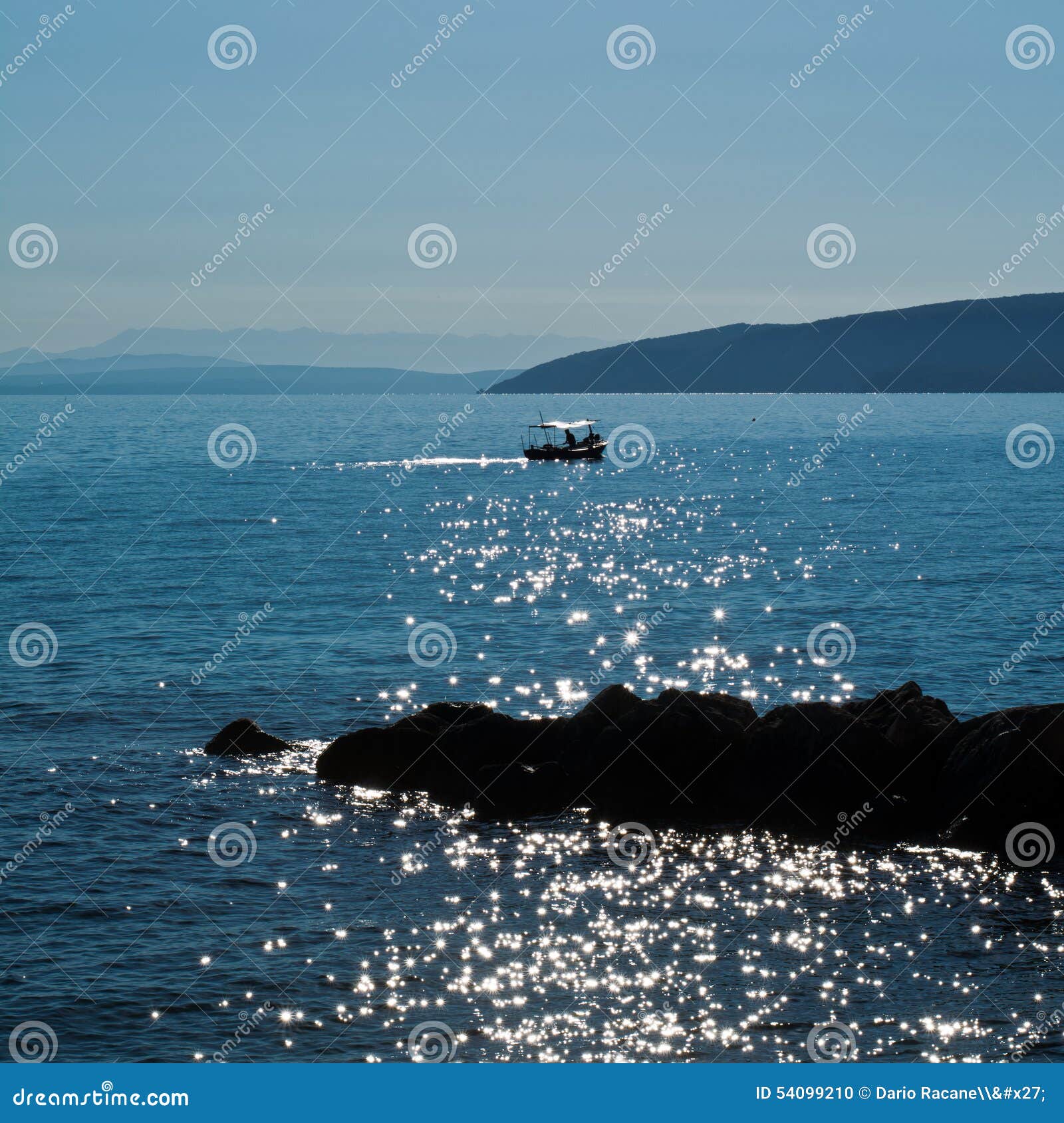 Flashing the Sun in the Sea Stock Photo - Image of coast, lights: 54099210