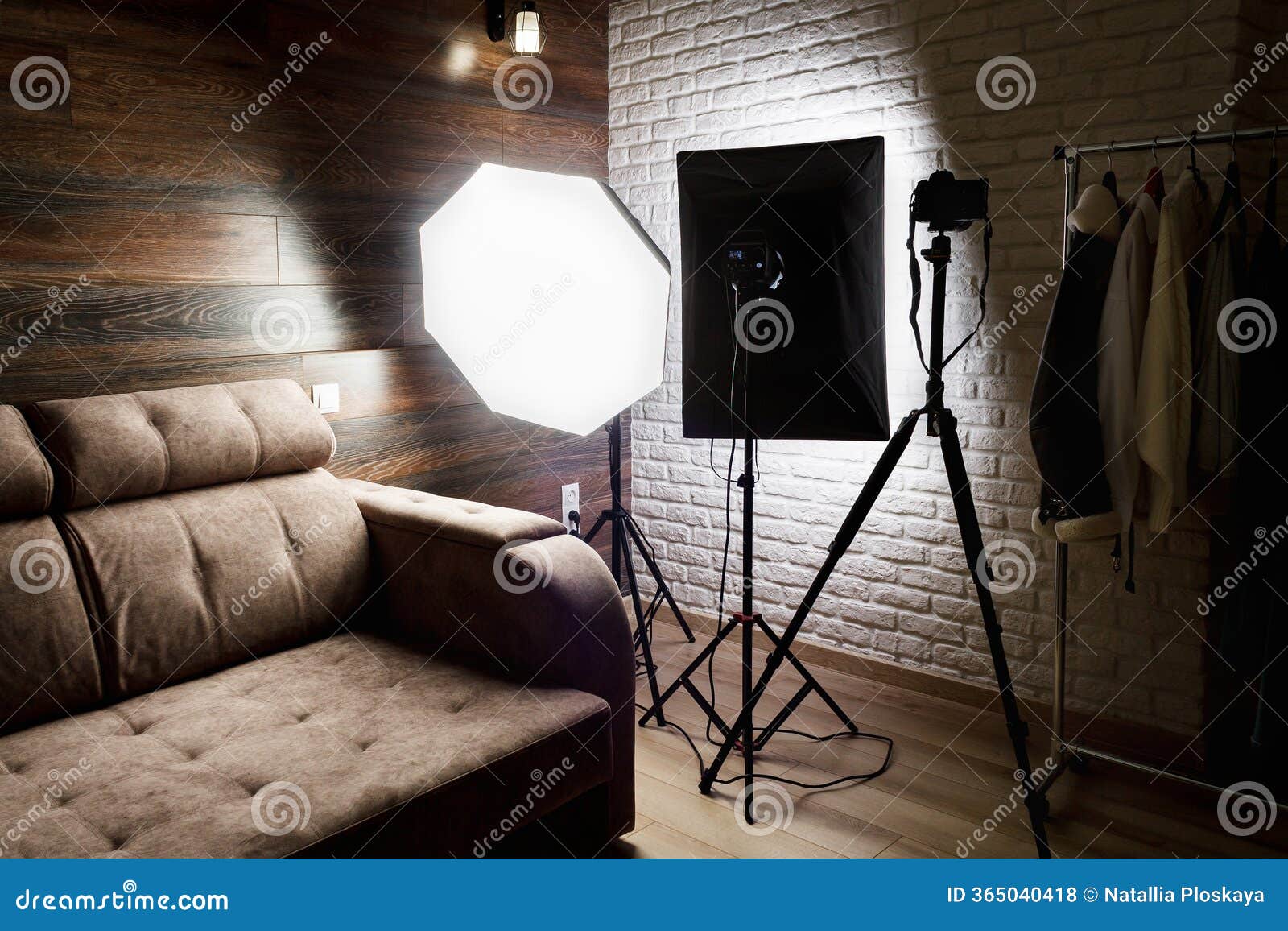 Flashlights With Softboxes And A Camera On A Tripod In The Living Room ...