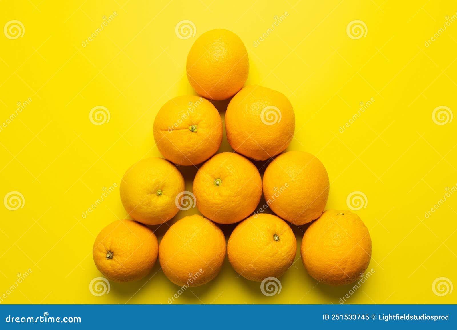 Flat Lay with Oranges in Triangle Stock Image - Image of juicy, peel ...