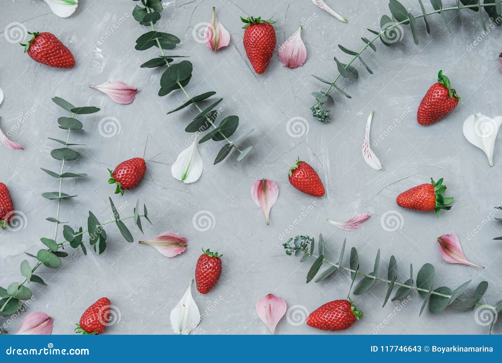 Flat Lay Summer Composition with Strawberries, Petals of Flowers Stock ...