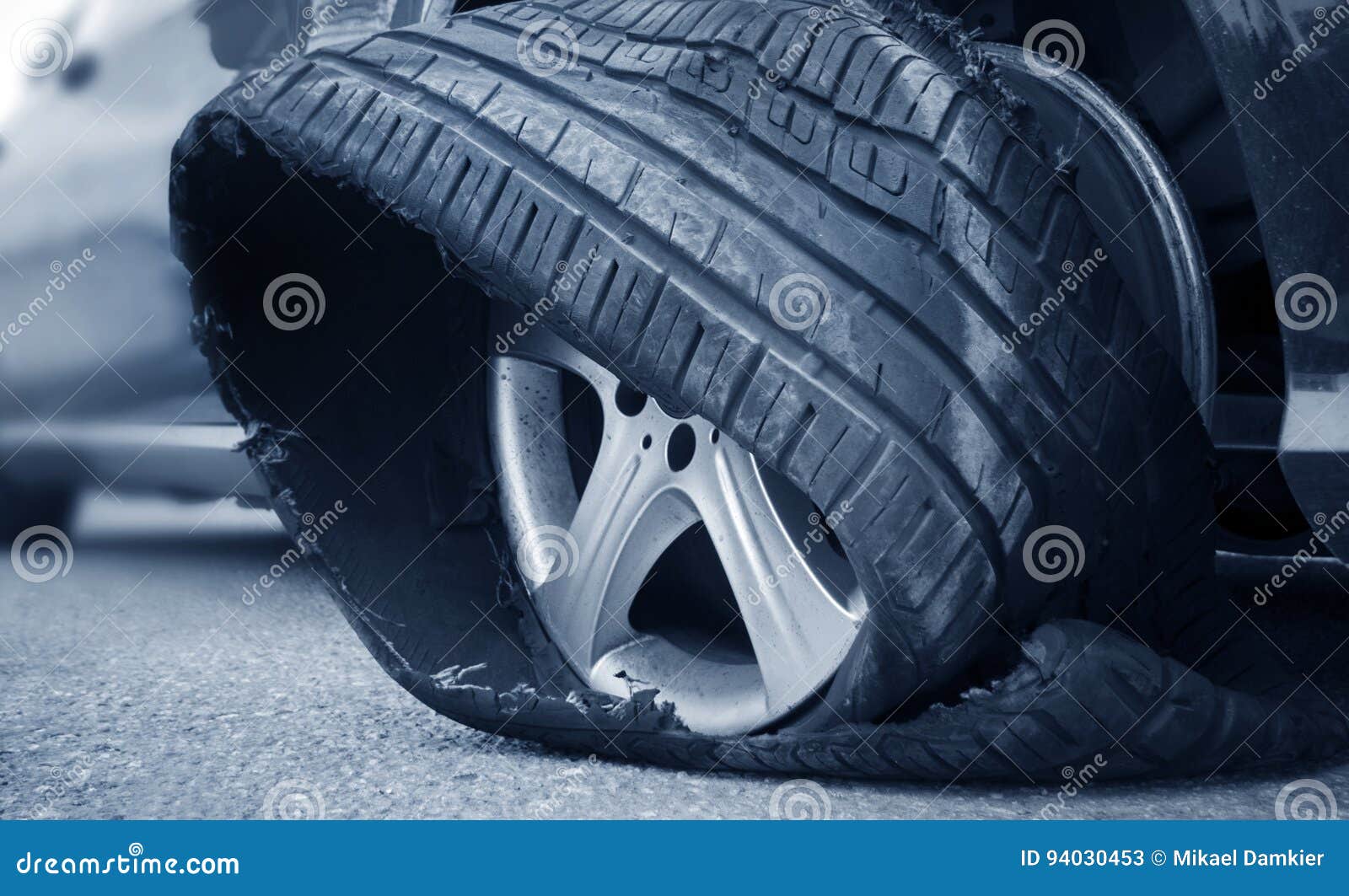 Flat Tire Stock Images - Download 4,730 Royalty Free Photos