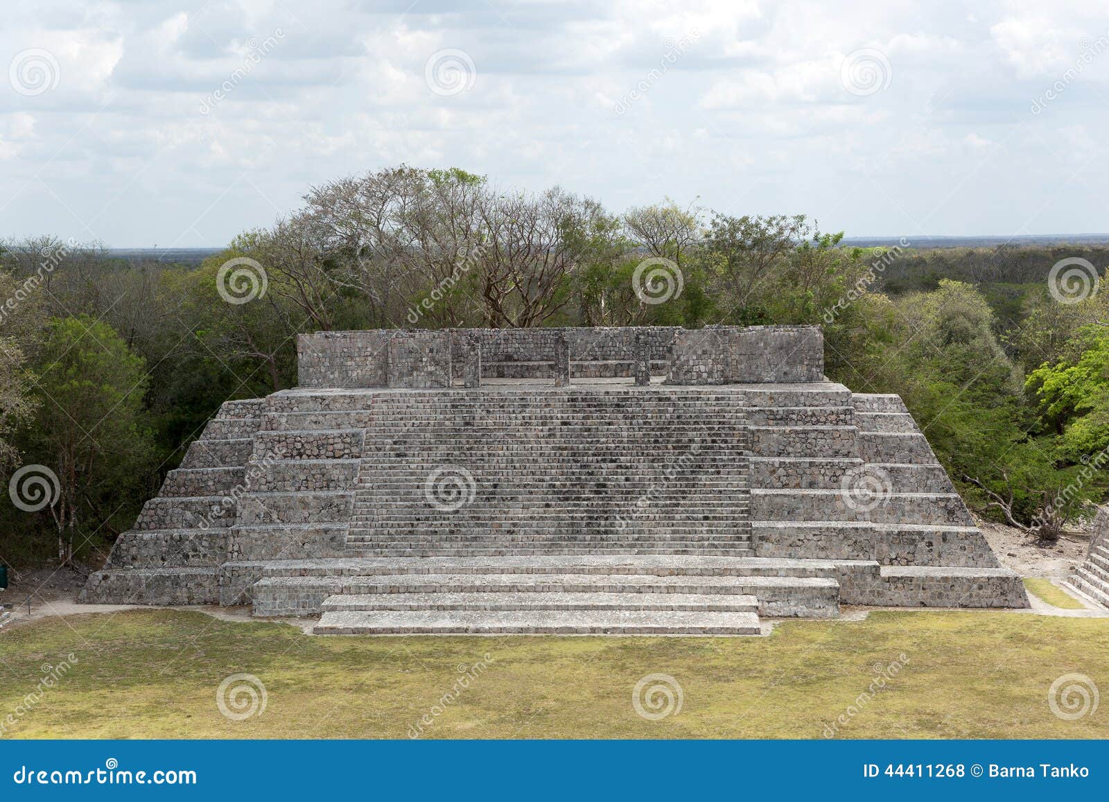 Flat-top Mayan pyramid stock photo. Image of pakal, tourism - 44411268