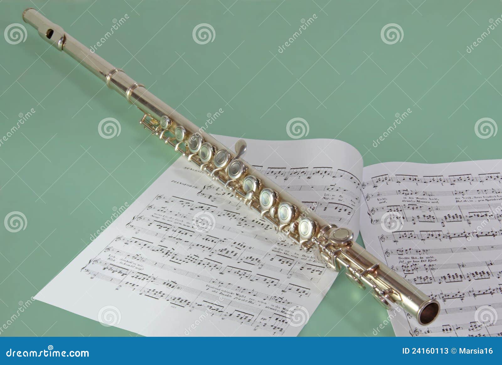 Flauta e notas imagem de stock. Imagem de flauta, chave - 24160113