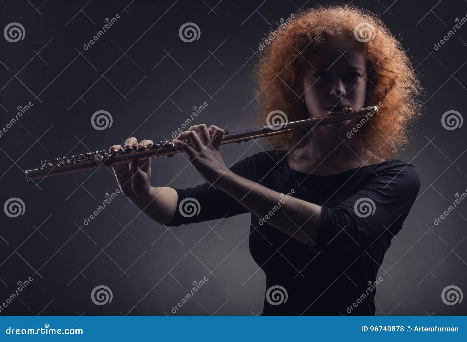 Flautist fotografia stock. Immagine di prestazioni, metallo - 96740878