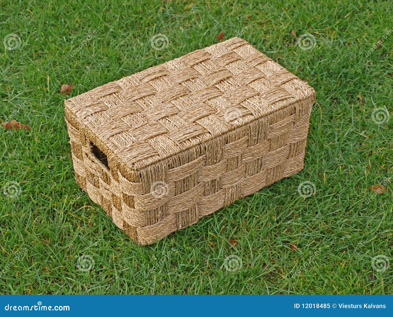 Flaxy wickerwork box stock image. Image of outdoor, rope - 12018485