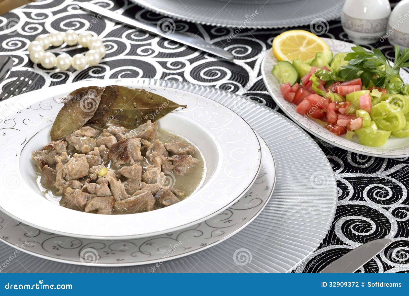 Fleischteller stockfoto. Bild von saftig, fleisch, gastronomie - 32909372