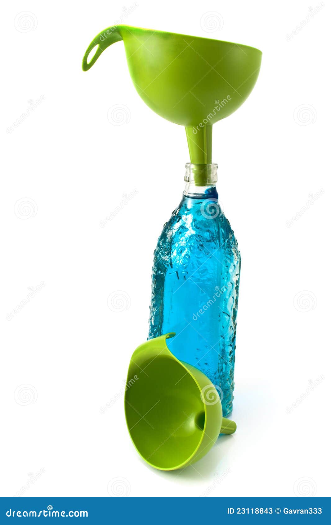 Fles van water en trechter stock afbeelding. Image of trechter - 23118843