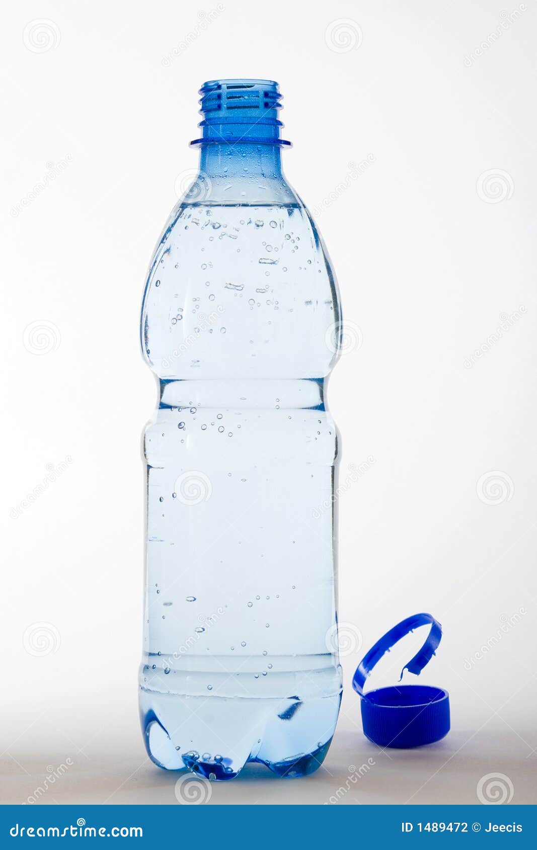 Fles water stock foto. Image of leven, mineraal, medisch - 1489472