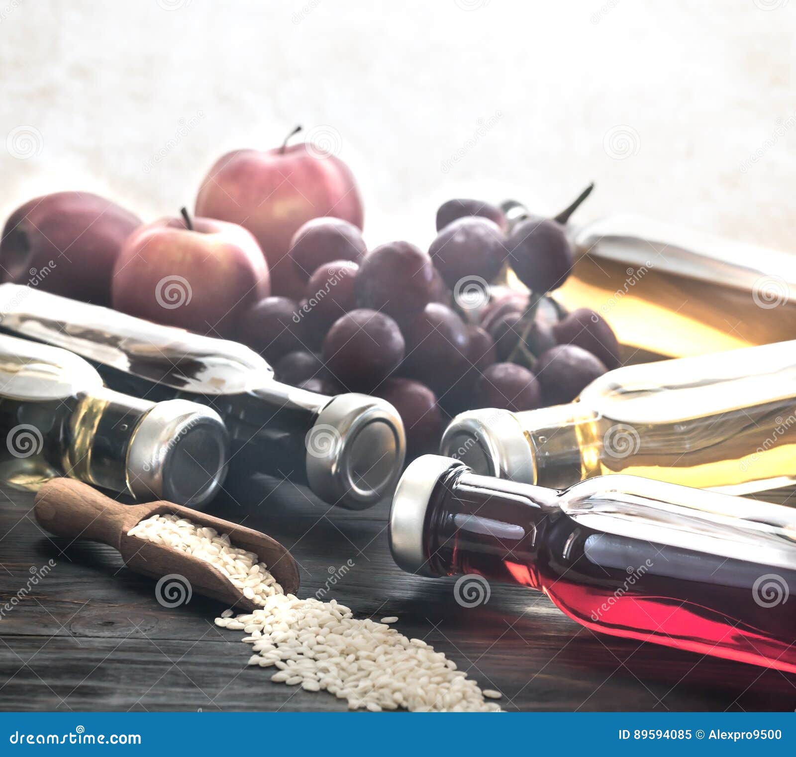 Flessen Met Verschillende Soorten Azijn Stock Afbeelding - Image of ...