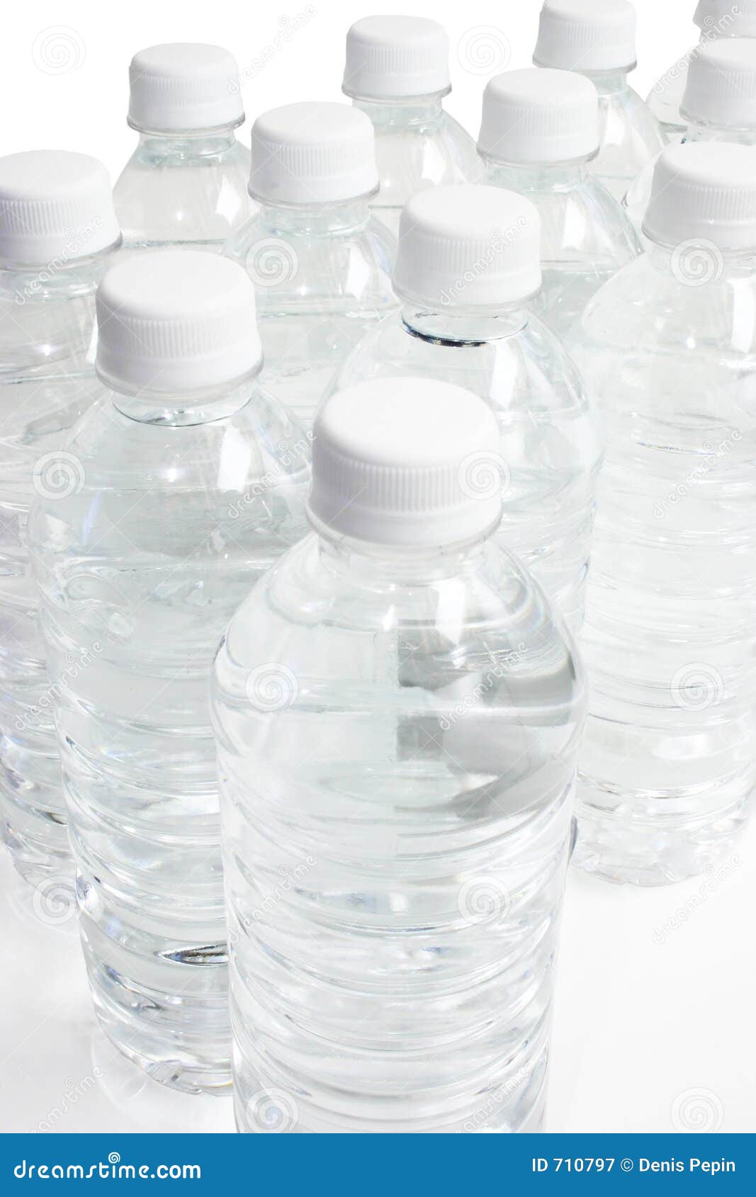 Flessen Water stock afbeelding. Image of gezond, zuiver - 710797