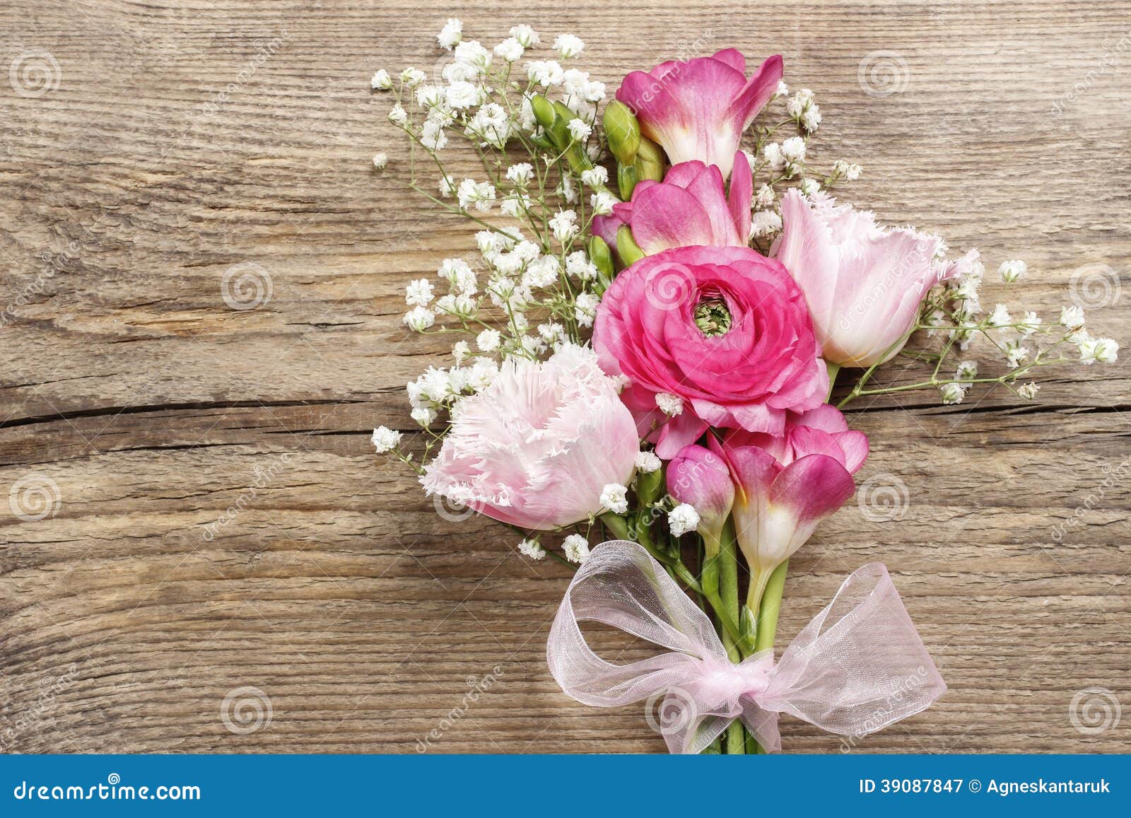 Fleur Persane Rose De Renoncule, Fleur De Freesia Image stock - Image ...