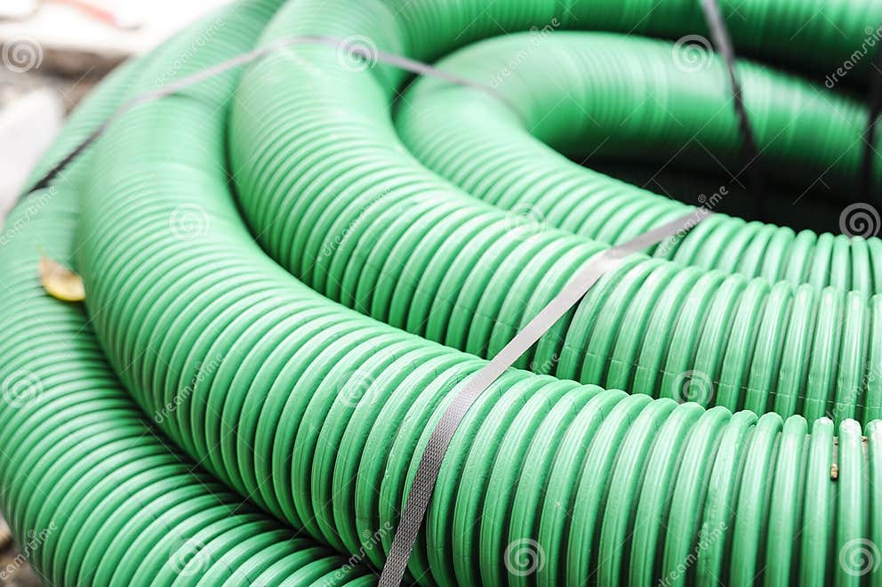 Flexibele Plastic Groene Buis Stock Afbeelding - Image of industrie ...