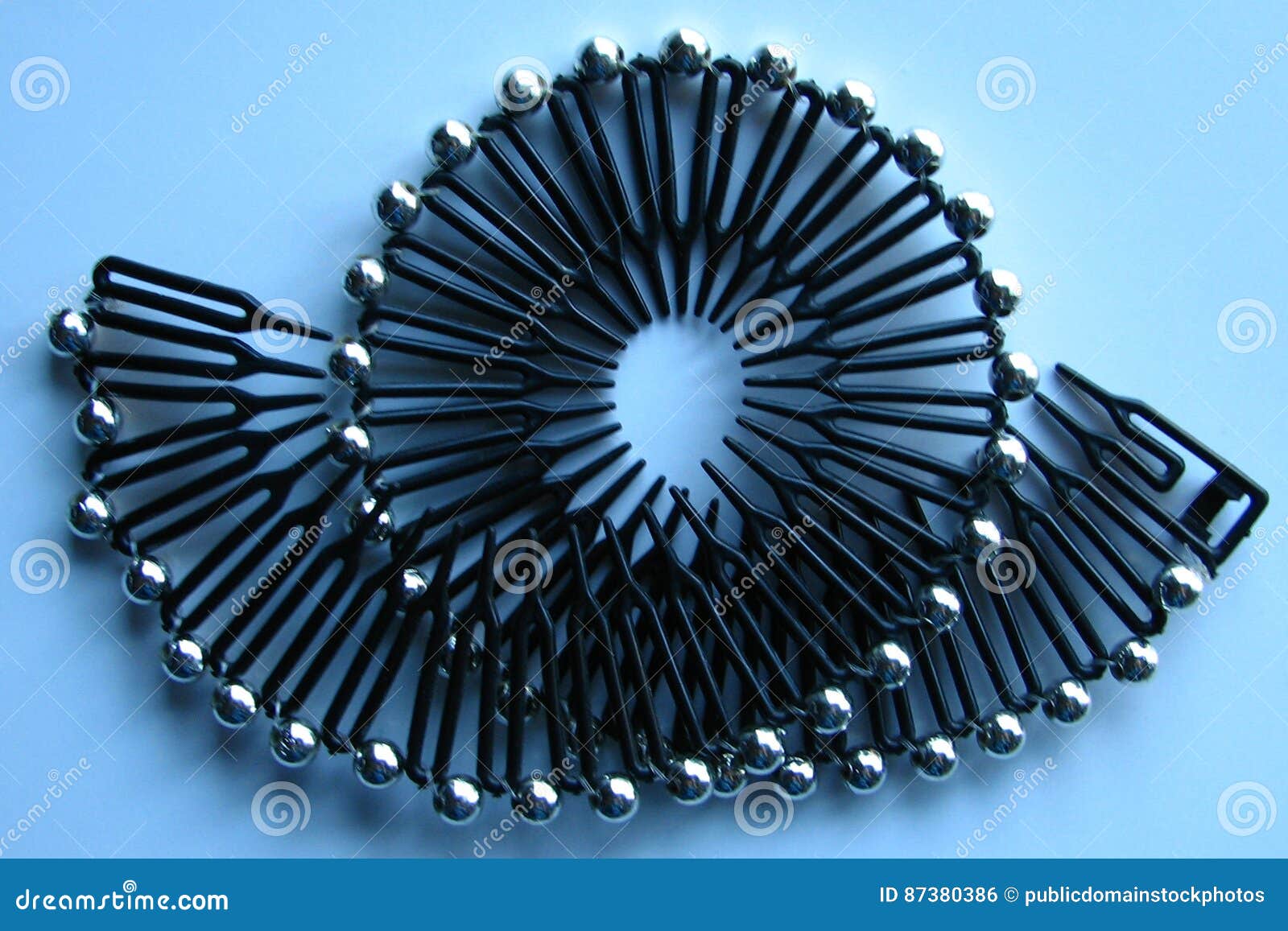 Flexible Hair Comb Picture. Image: 87380386