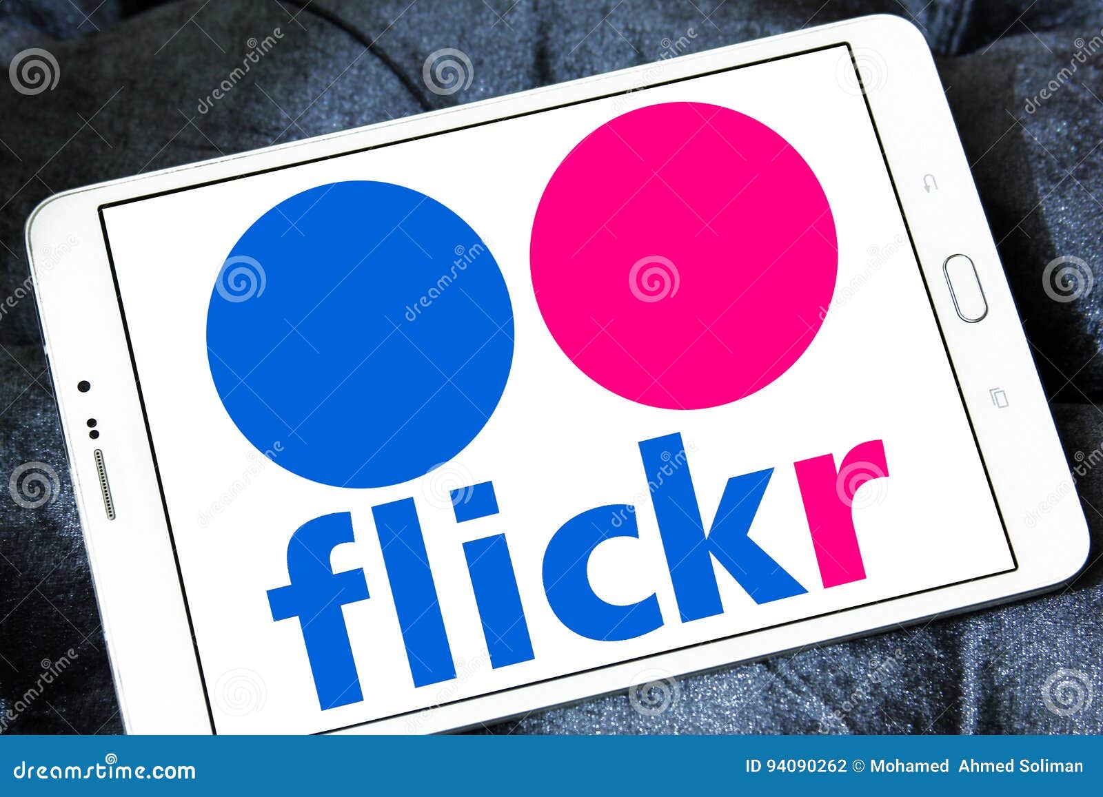 Flickr logo editorial photography. Image of holded, phone - 94090262