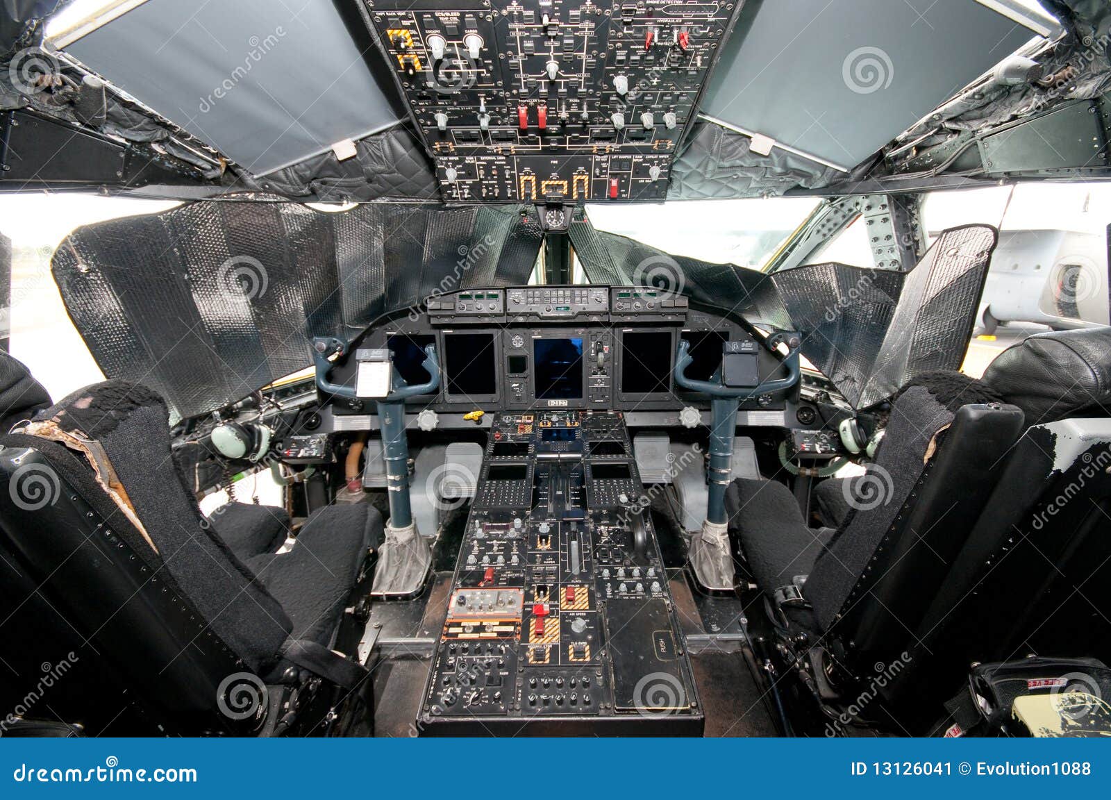 Flight Deck of Spartan C27J Editorial Photo - Image of industry, deck ...
