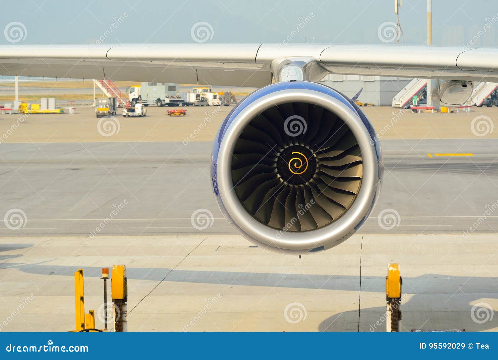 Flight engine editorial stock image. Image of outside - 95592029