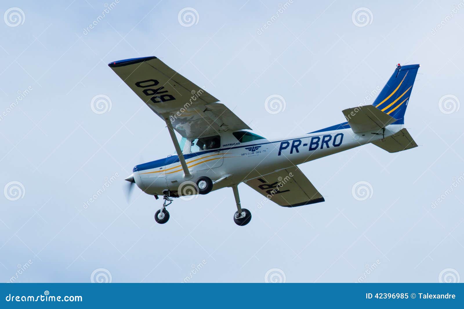 Flight Instruction editorial image. Image of landing - 42396985