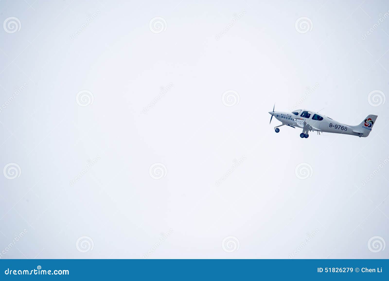 Flight performance editorial stock image. Image of landing - 51826279