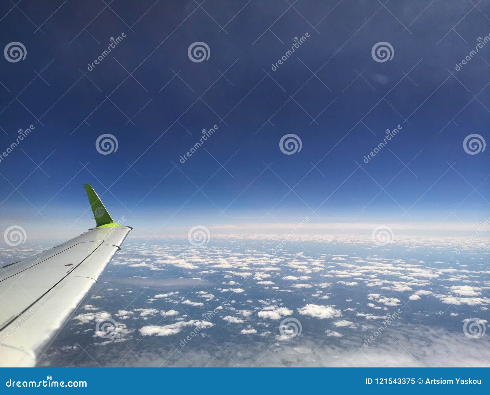 Flight, sky, skyline editorial image. Image of skyline - 121543375