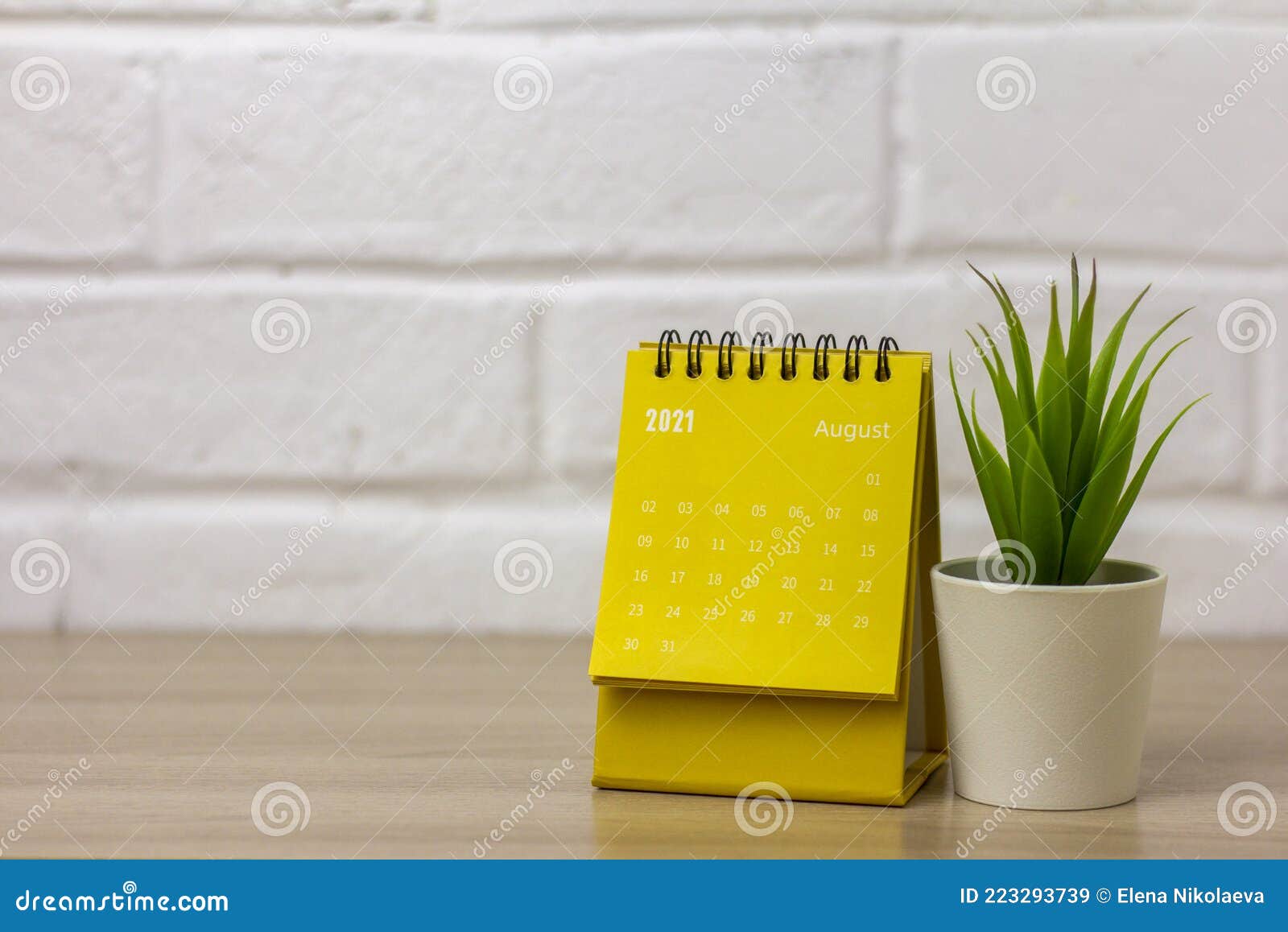 Flip the Calendar for August 2021. Desktop Calendar for Planning ...