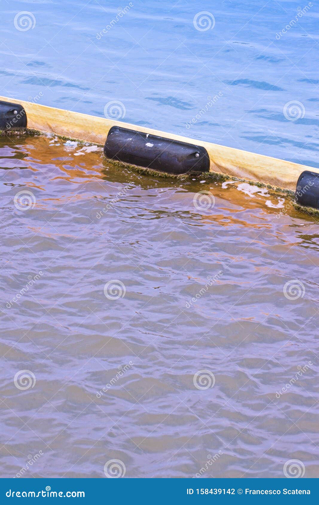 Floating Anti-pollution Barrier Made With Modular Plastic Elements To ...