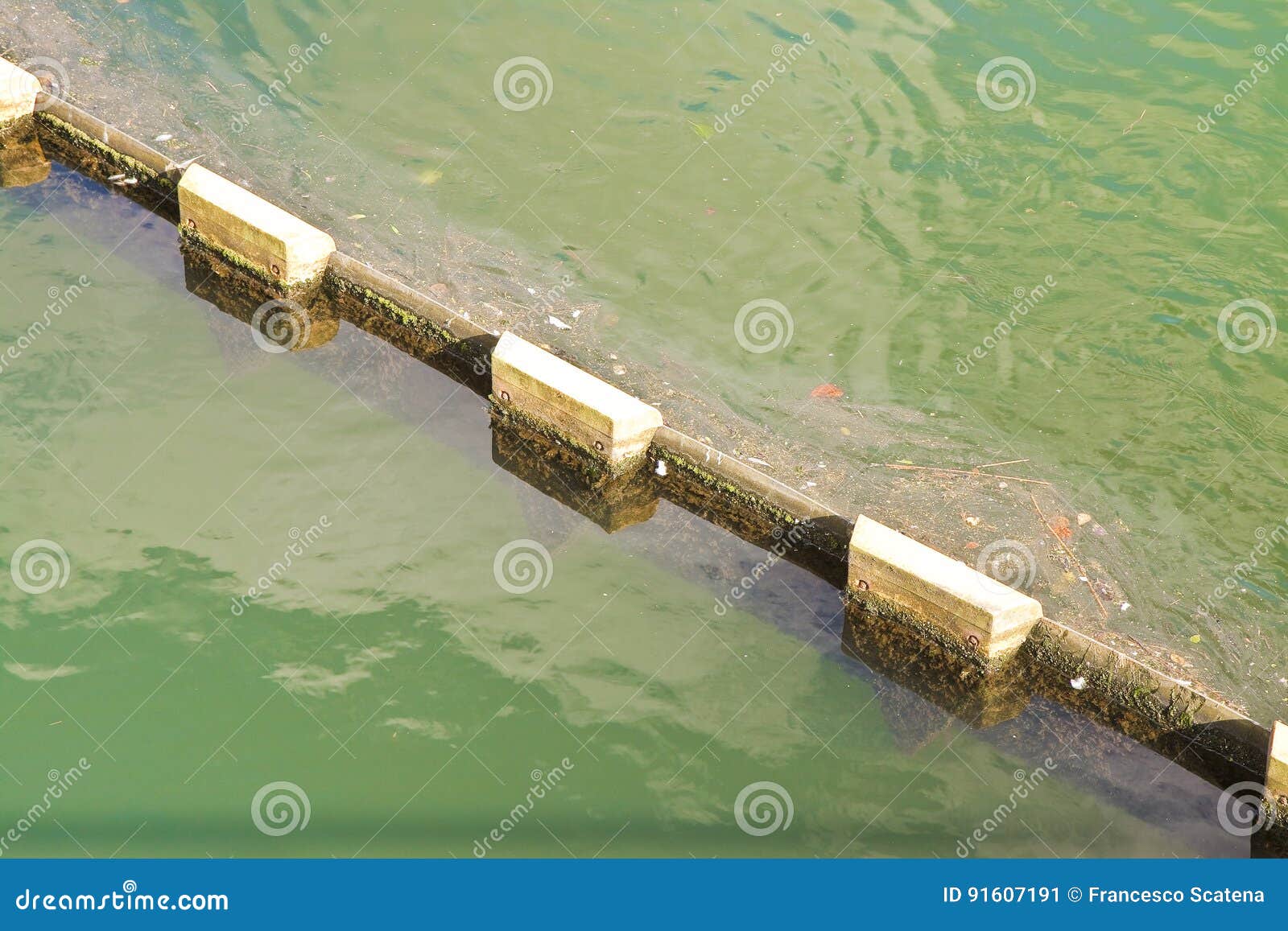 Floating Anti-pollution Barrier Made With Modular Plastic Elements To ...