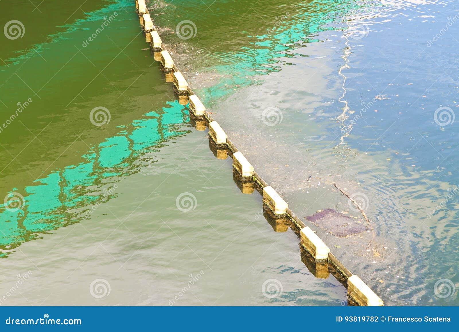 Floating Anti-pollution Barrier Made With Modular Plastic Elements To ...