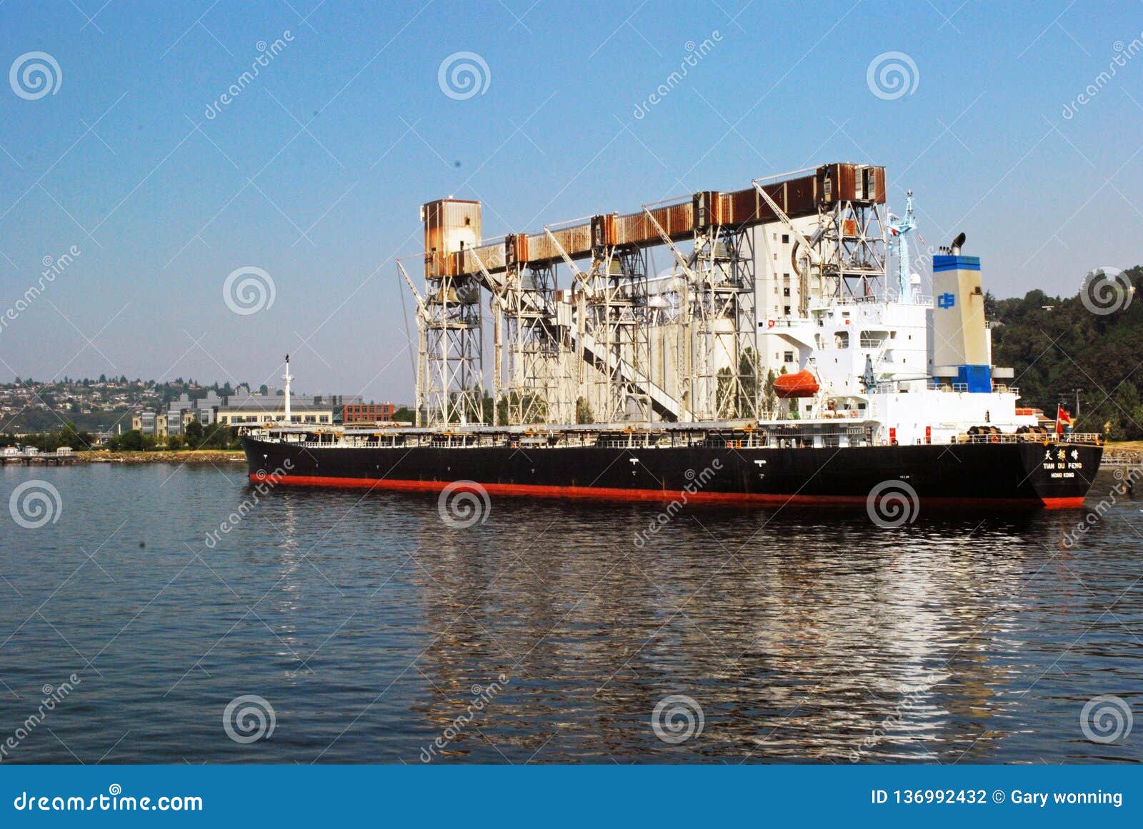 Floating barge editorial photography. Image of floating - 136992432