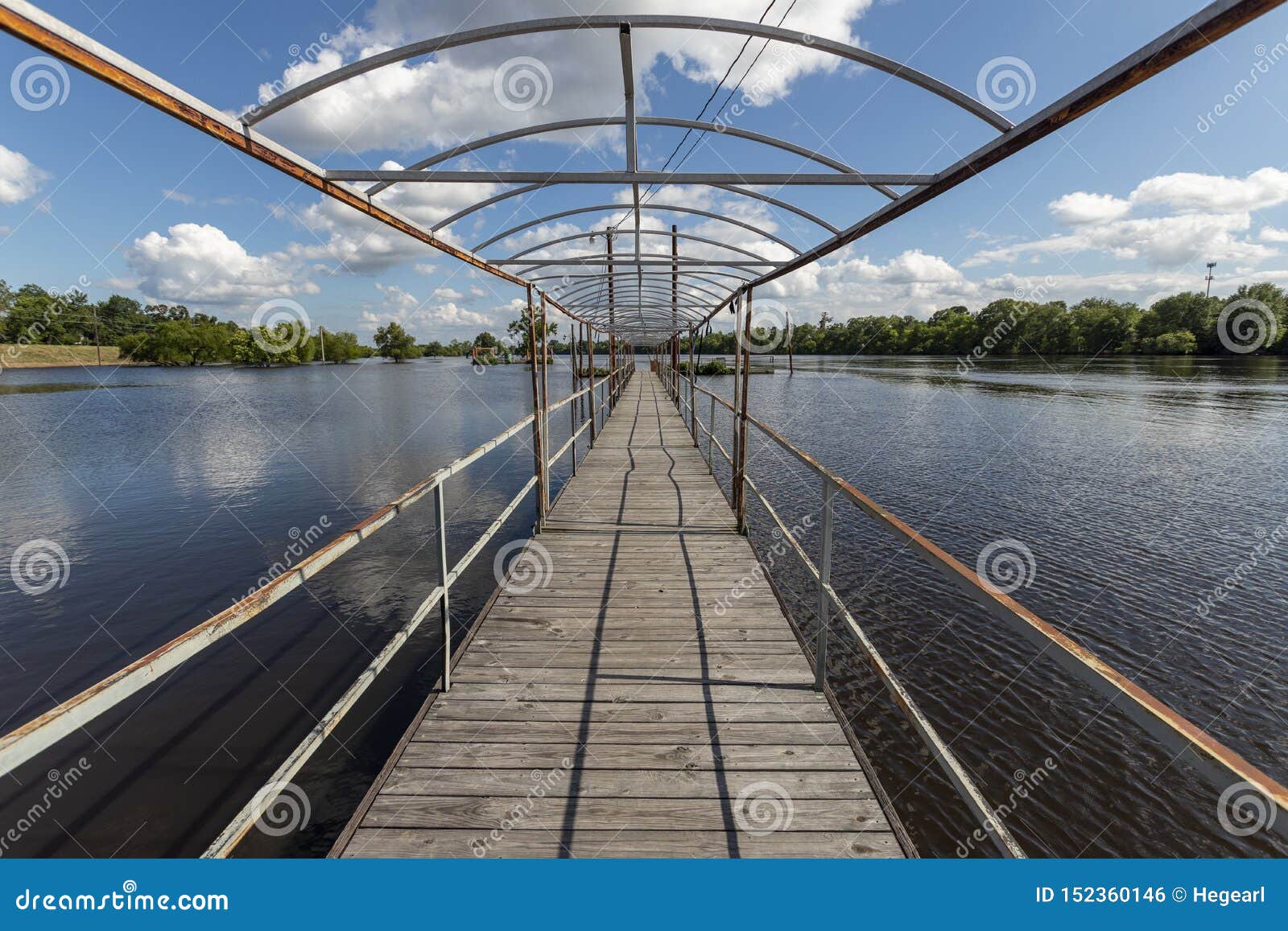 Floating Boat Dock on the Ouachita River Stock Photo - Image of pier ...