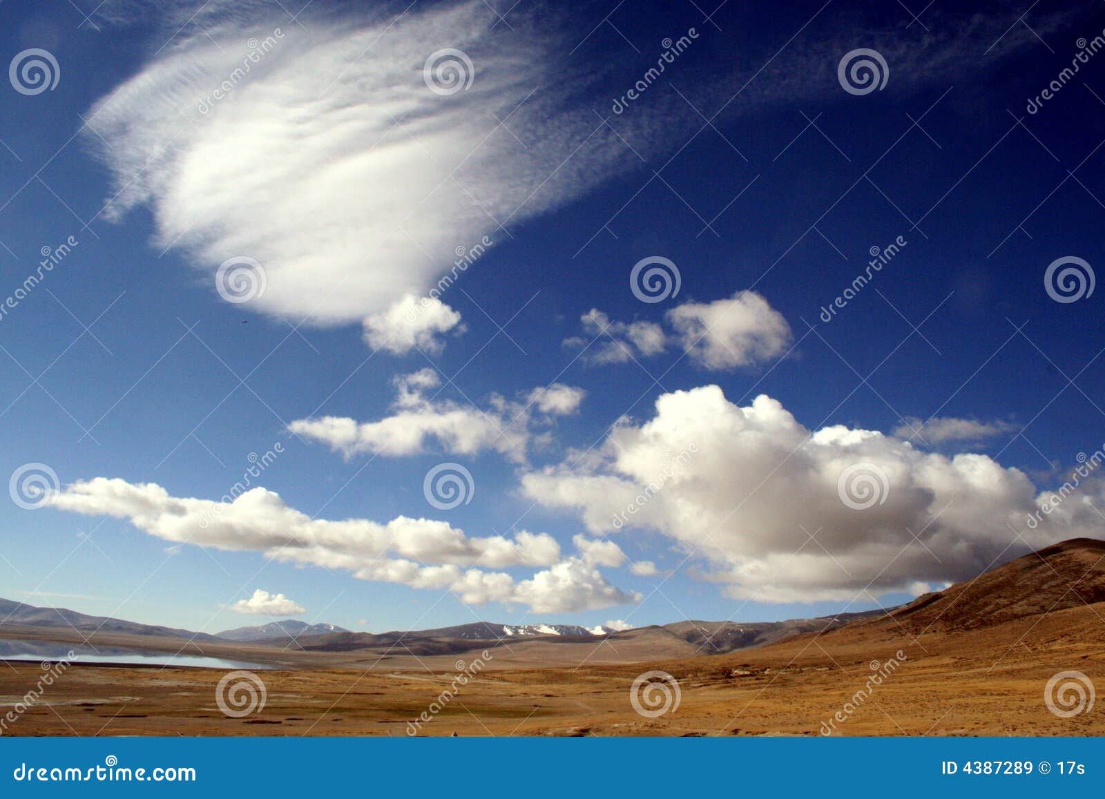 Floating Clouds on Tibetlake Stock Image - Image of heavy, clear: 4387289