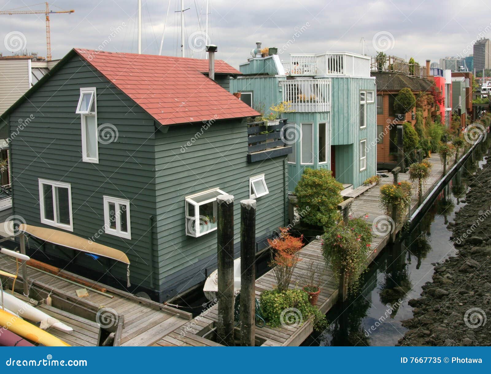 Floating Homes in Sea Village Editorial Image - Image of outdoors, pier ...