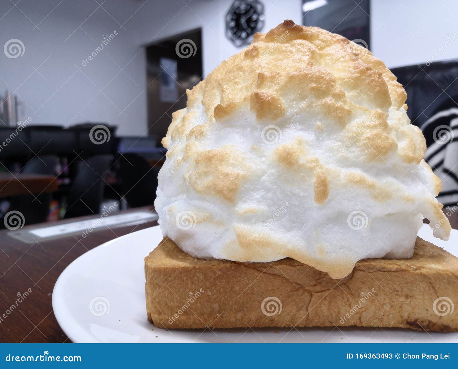 Floating Island on the Toast Stock Image - Image of floating, toast ...