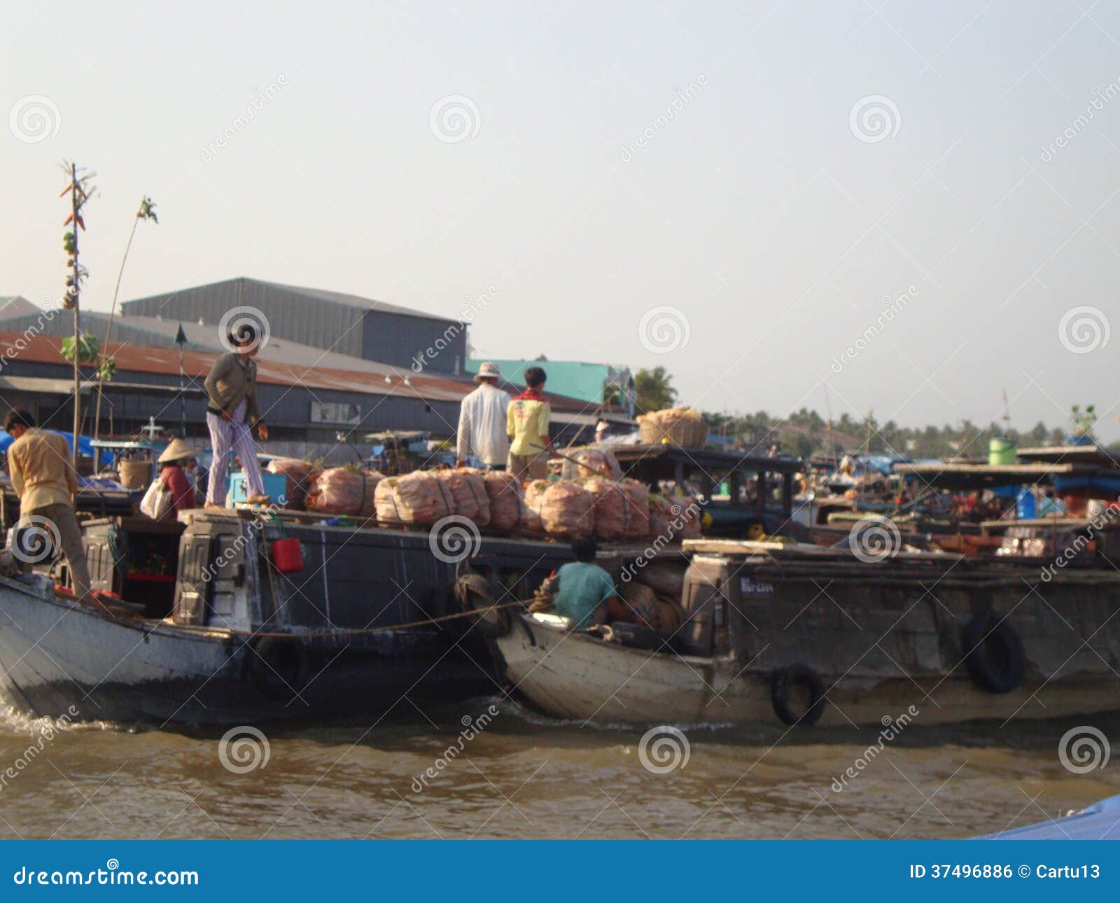 Floating market editorial photo. Image of bakery, carriage - 37496886