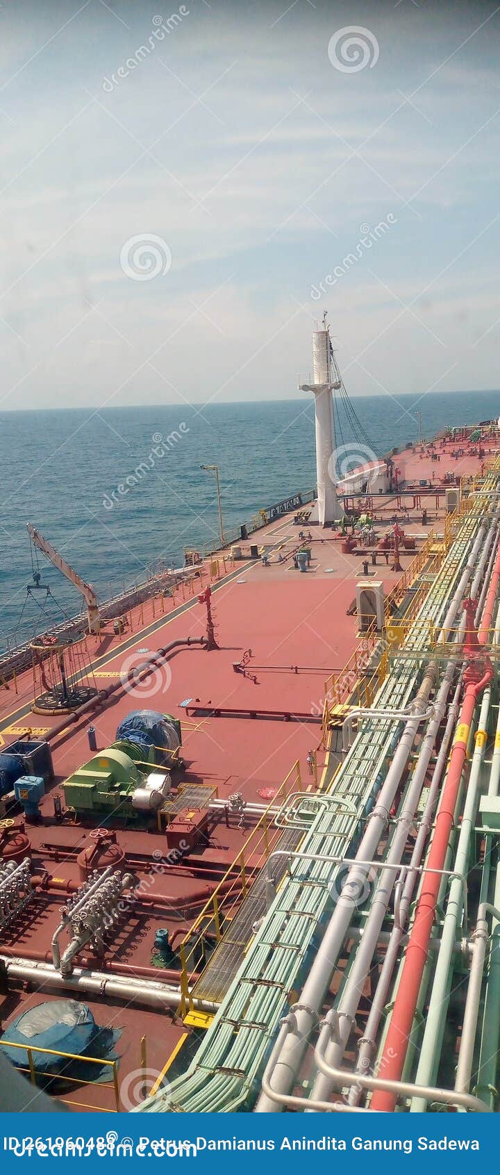 Floating Storage Oil Tanker Stock Photo - Image of energy, tanker ...