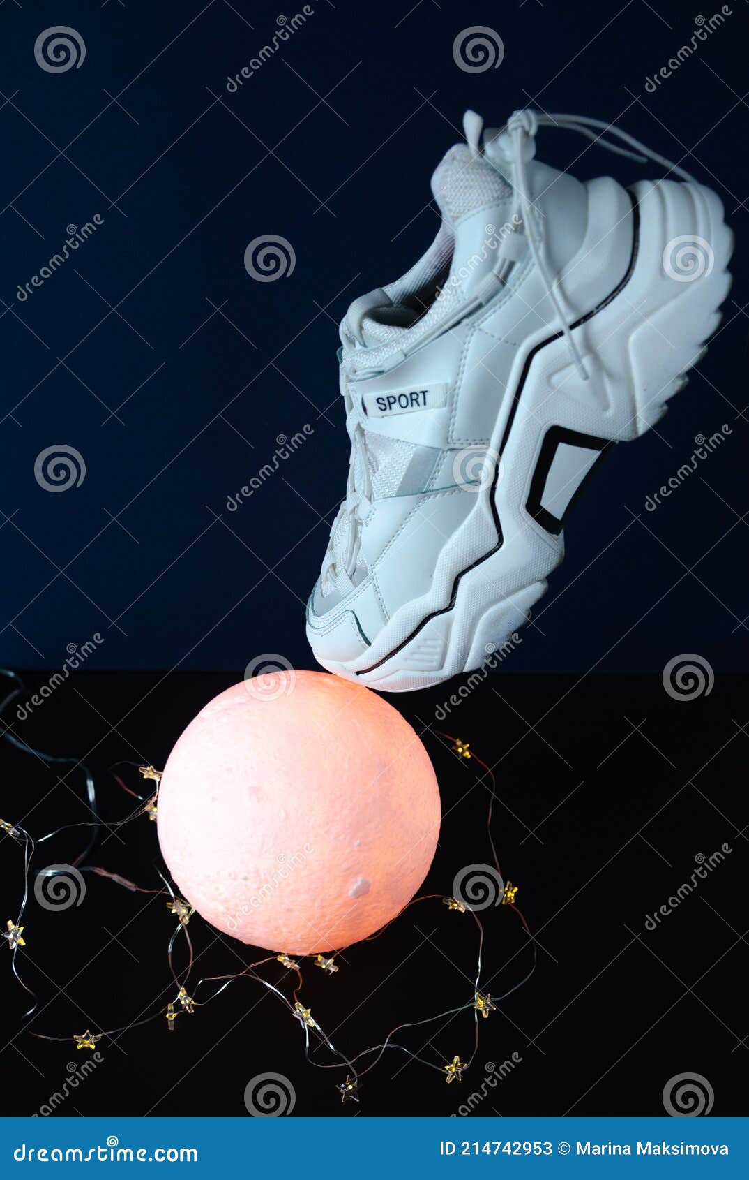 Shing Moon Stock Photos - Free & Royalty-Free Stock Photos from Dreamstime