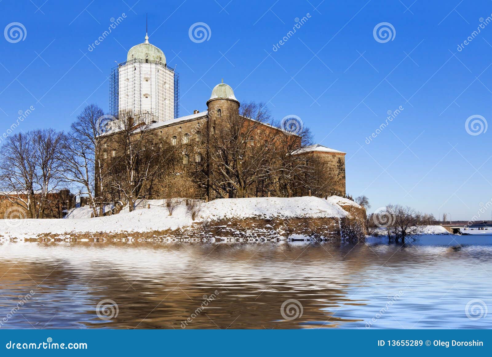 Flood at the old castle stock image. Image of nature - 13655289